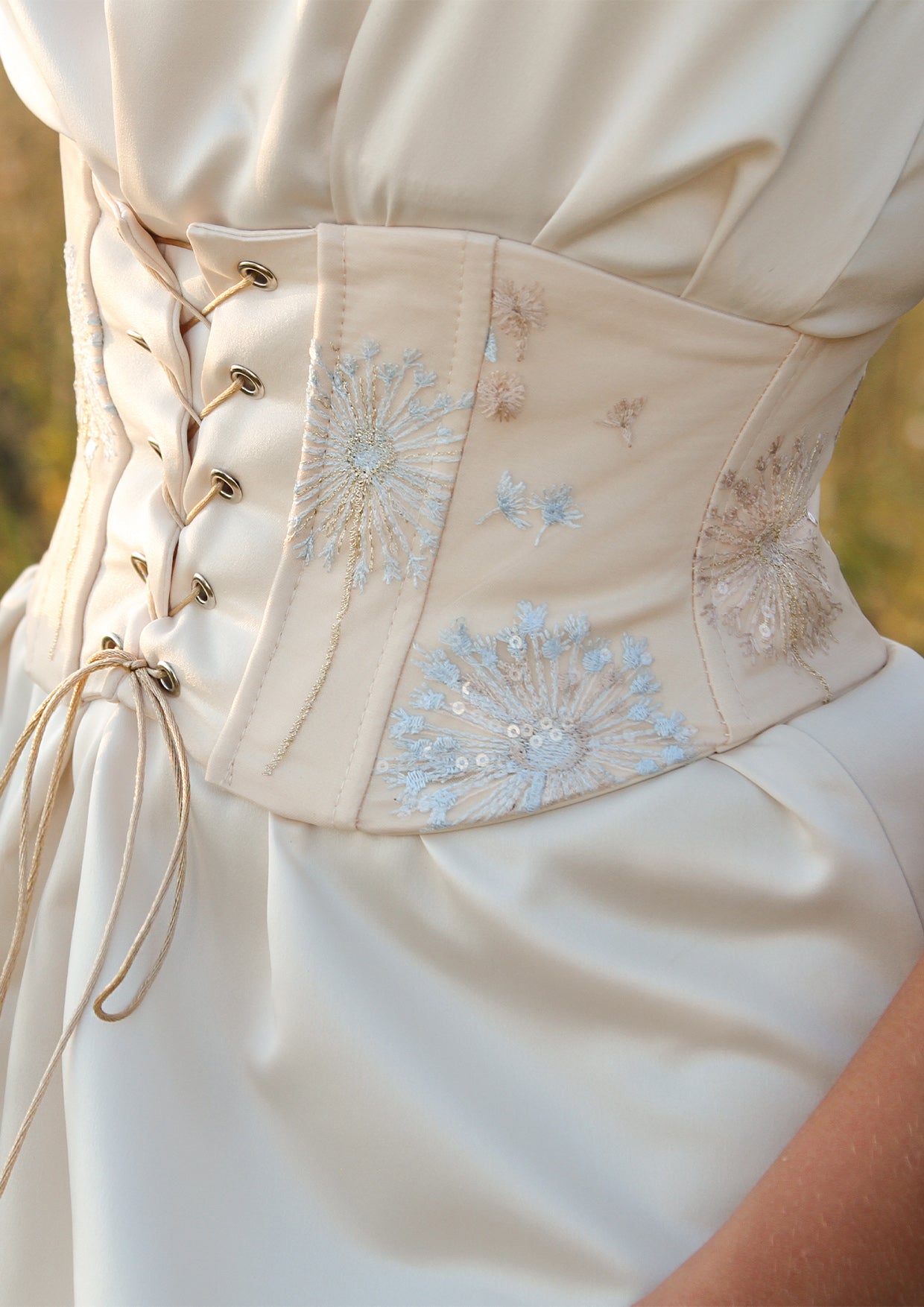 La Musa - Venetian Front-Lacing Boned Satin Corset Top – MADAMVOYAGE